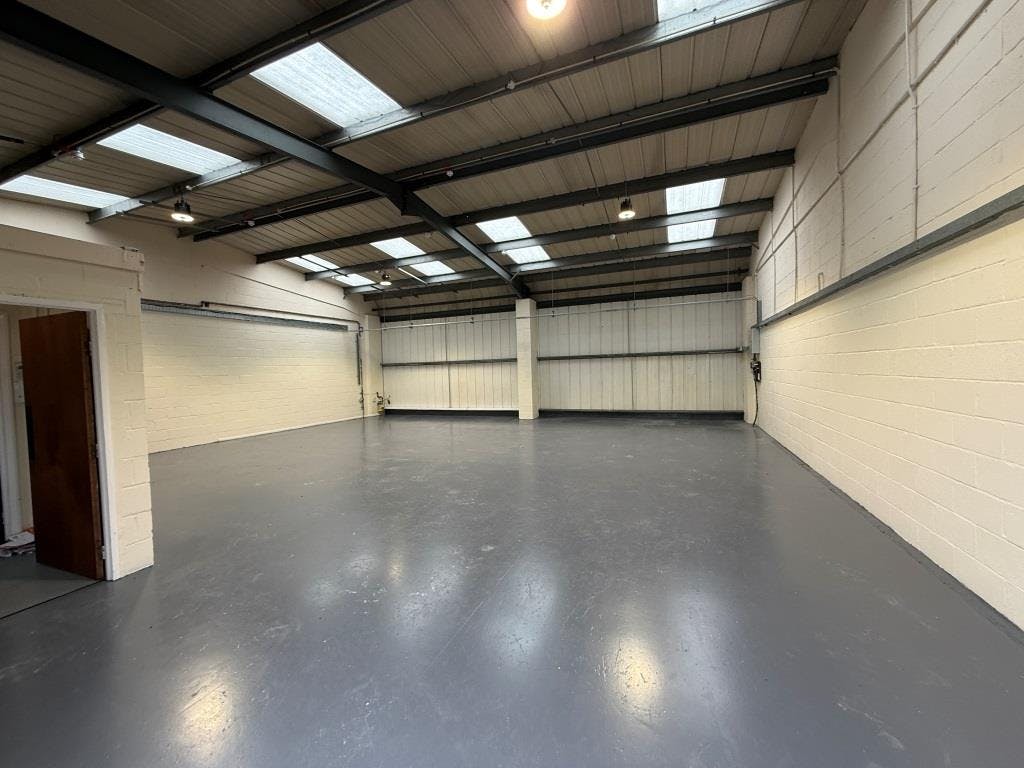 Unit 16, Vale Industrial Centre, Aylesbury, Industrial, To Let ...
