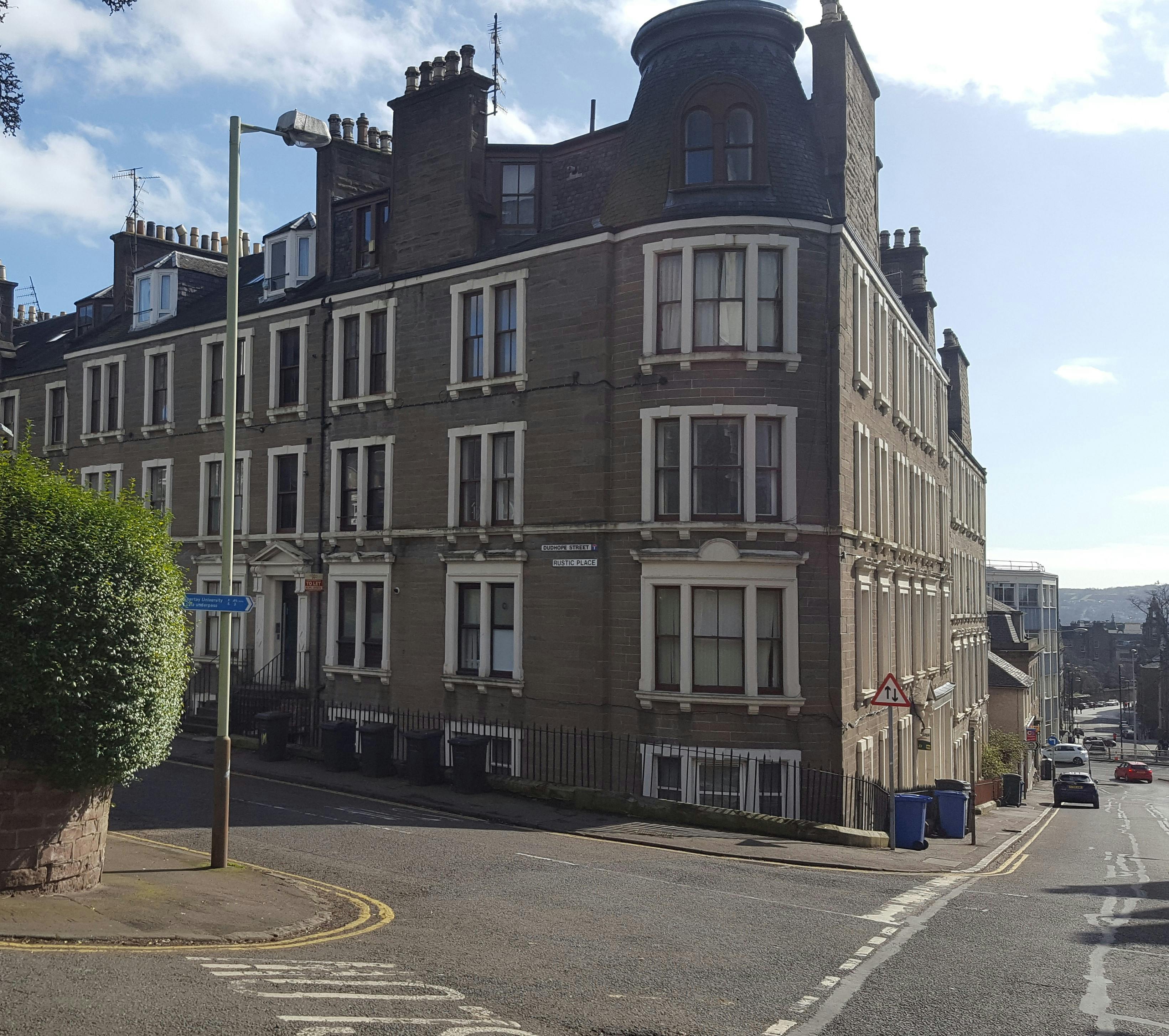 1/2 1 Dudhope Street