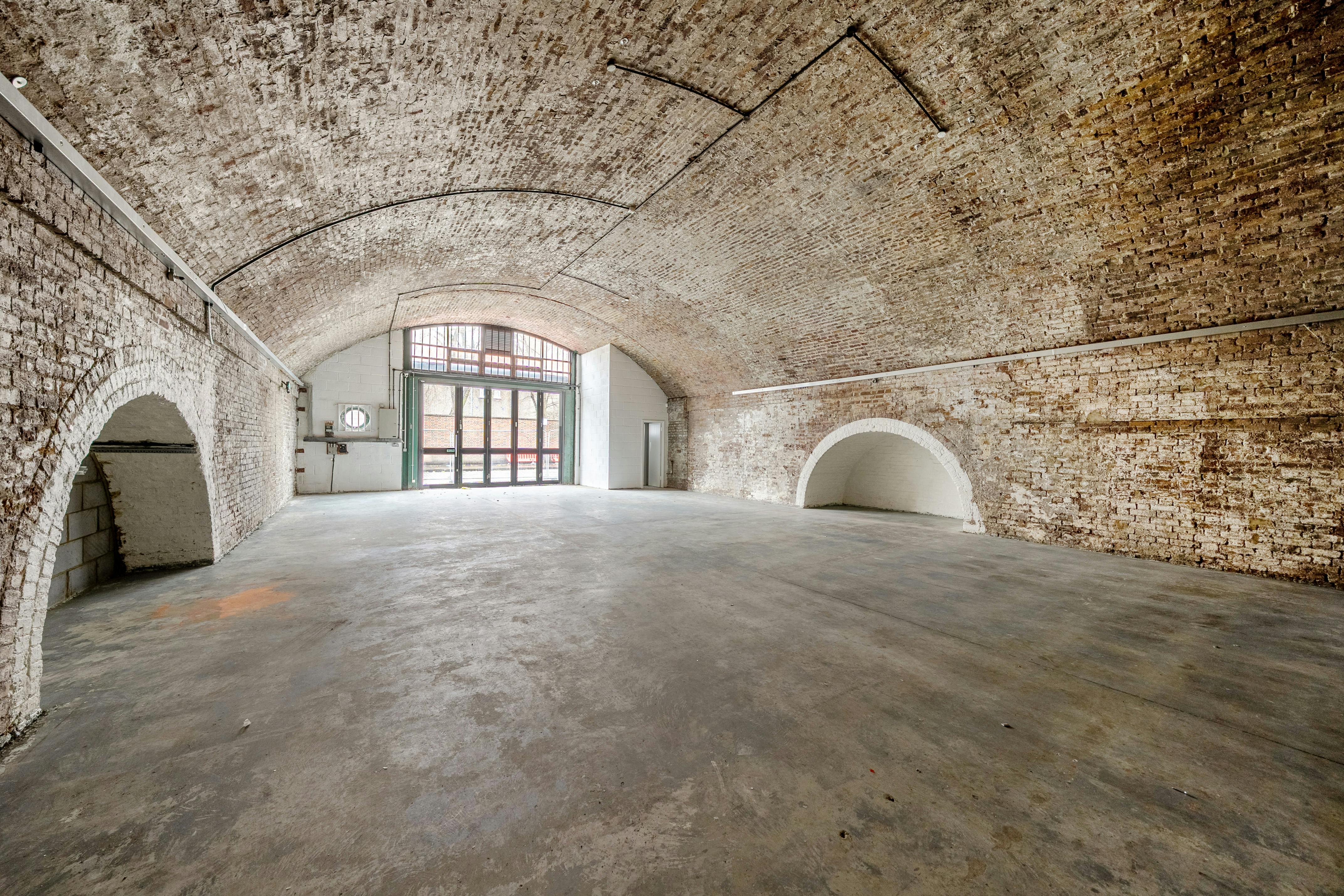 386 Railway Arches, London, Warehouse & Industrial, To Let - Stirling ...