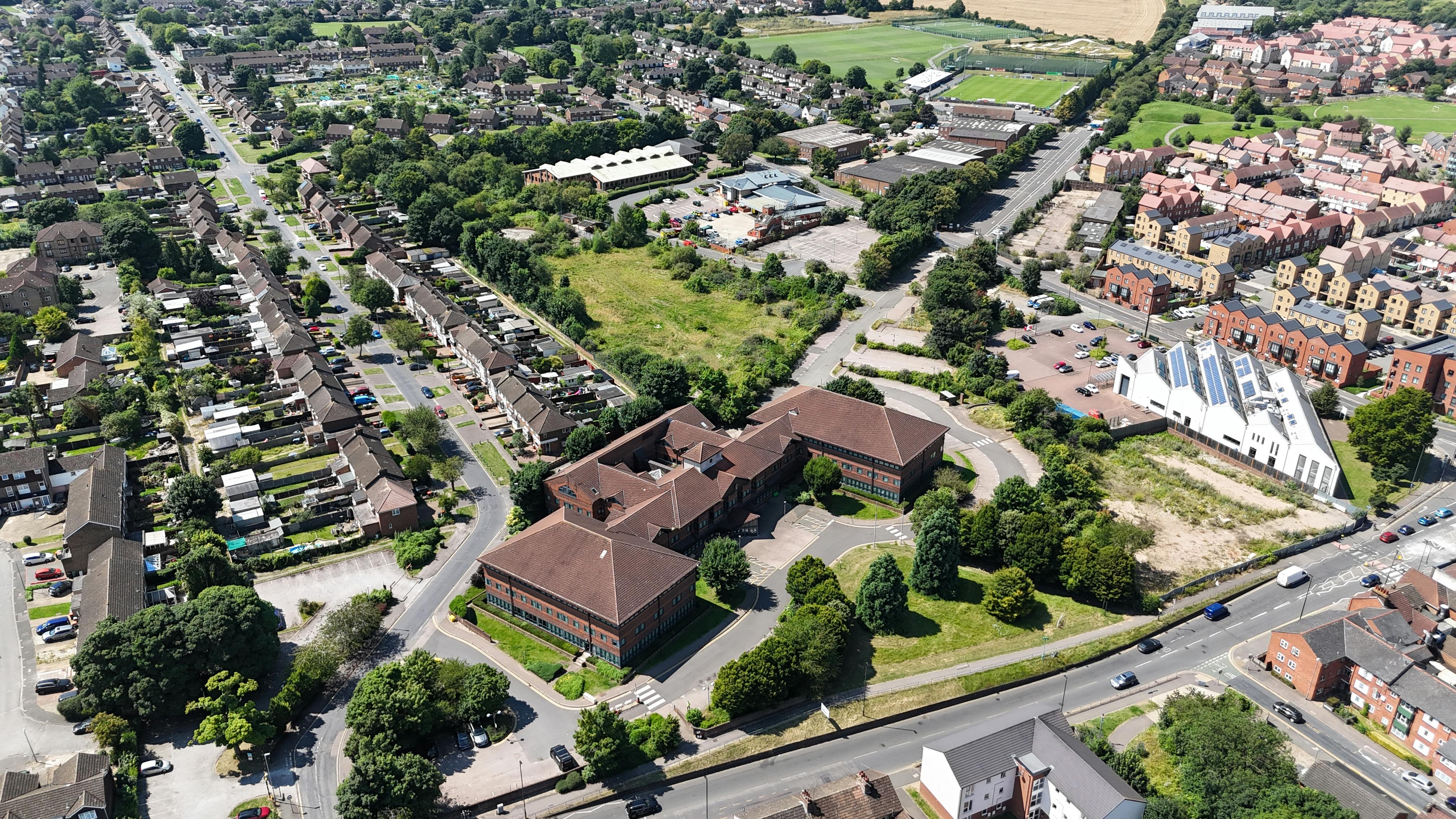 Land at Watling House, High Street North, Dunstable, D1 / Development ...
