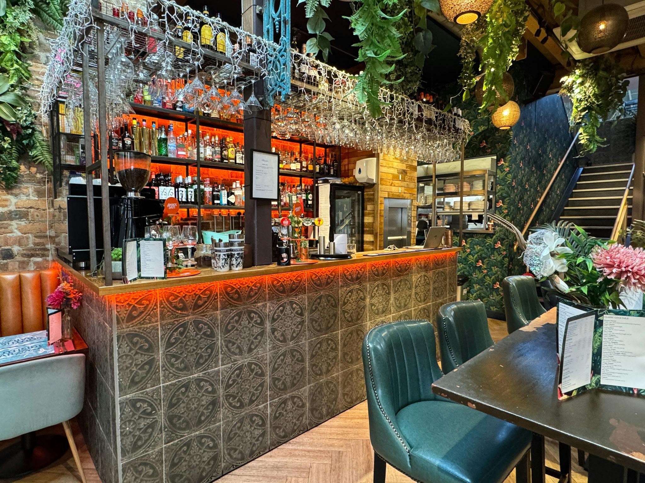 100 Cover Bar & Restaurant, Southside, 164 Fenwick Road, Glasgow, For ...