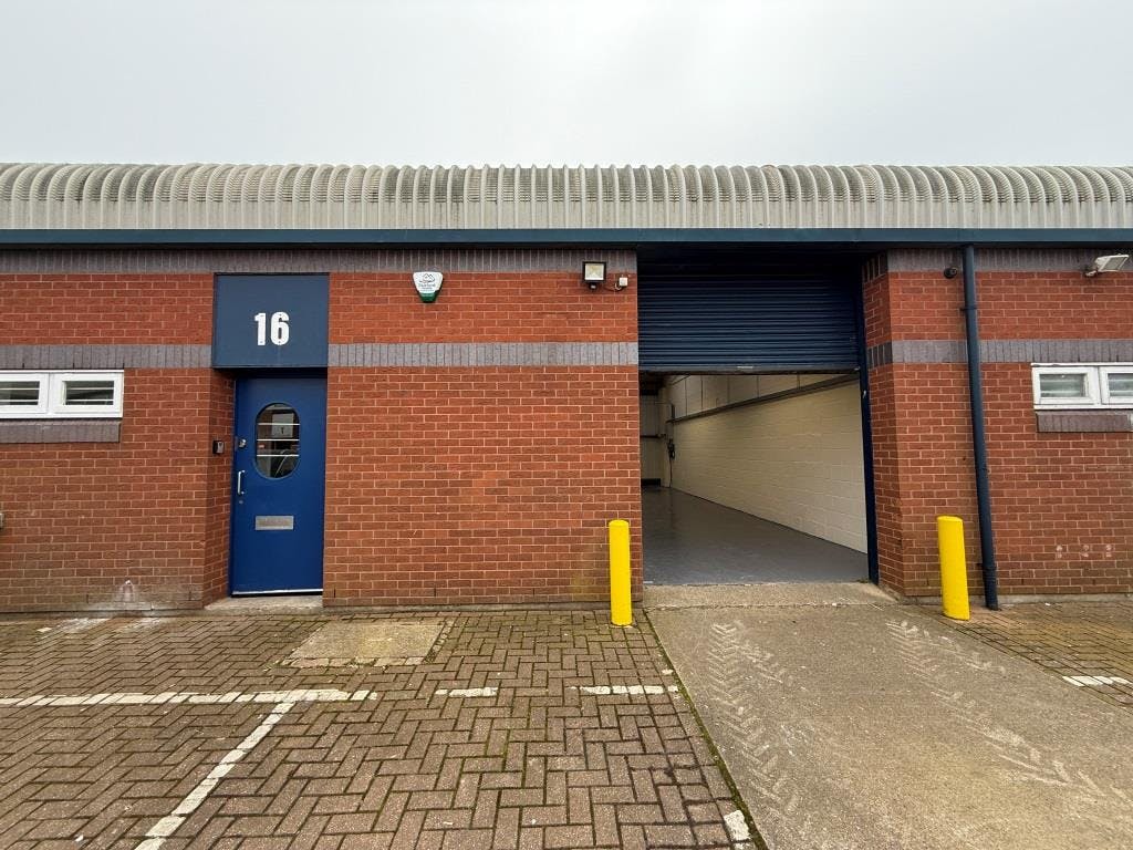 Unit 16, Vale Industrial Centre, Aylesbury, Industrial, To Let ...