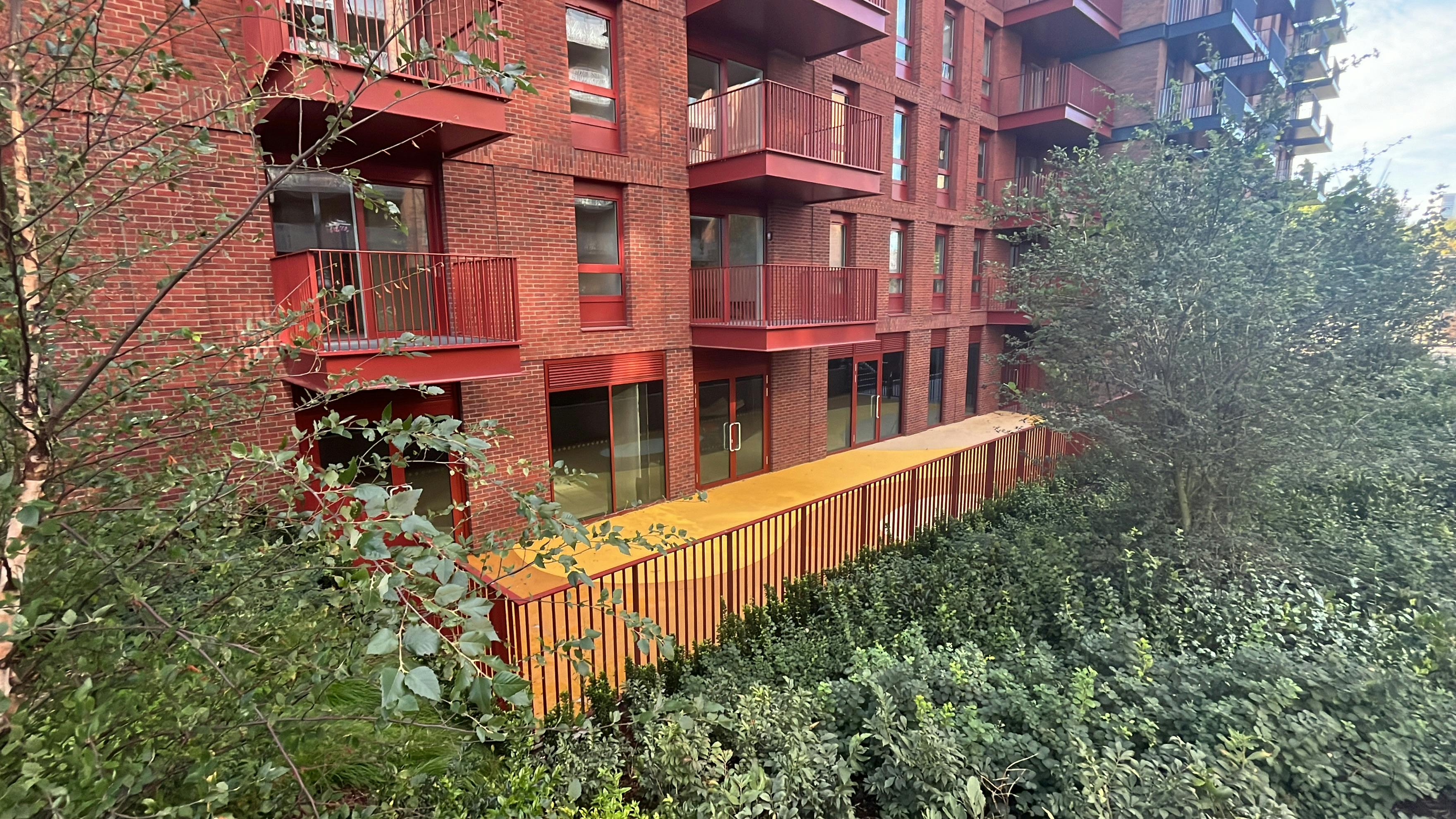 Heron Wharf, Leven Road, London, Education / Health & Fitness / Health & Fitness / Drinking ...