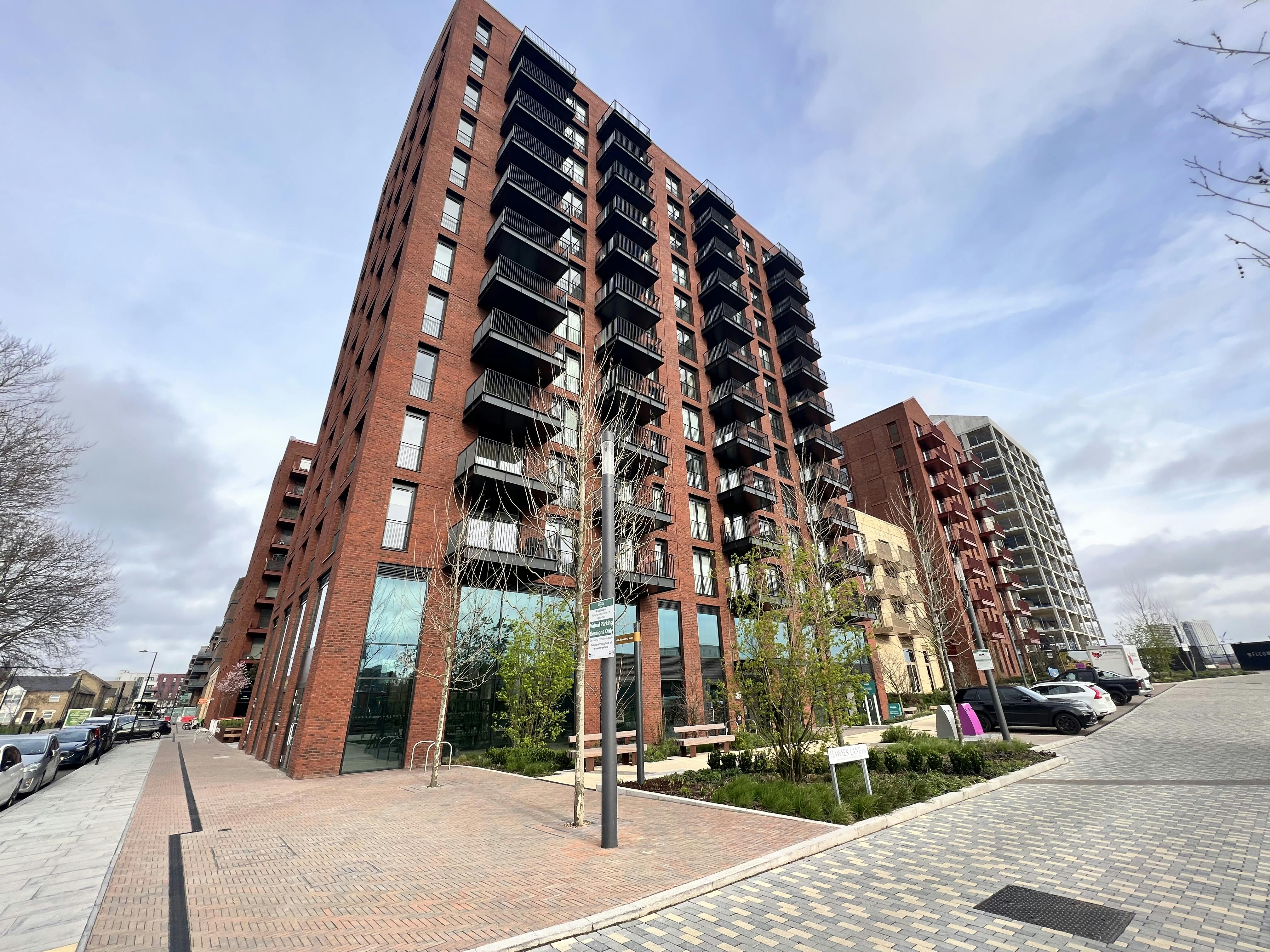 Heron Wharf, Leven Road, London, Education / Health & Fitness / Health & Fitness / Drinking ...