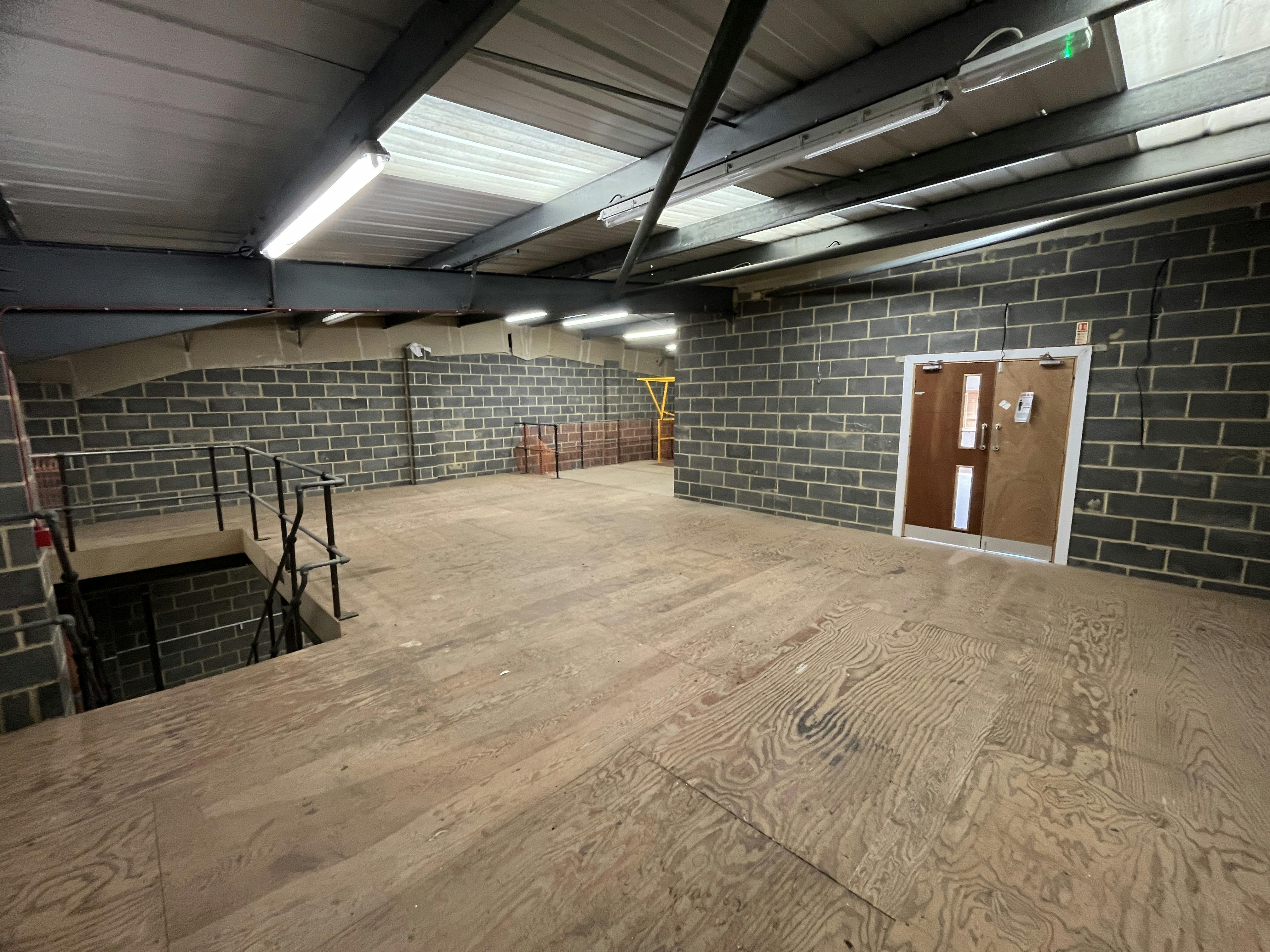 Unit 4 Vale Industrial Estate, Southern Road, Aylesbury, Industrial, To ...