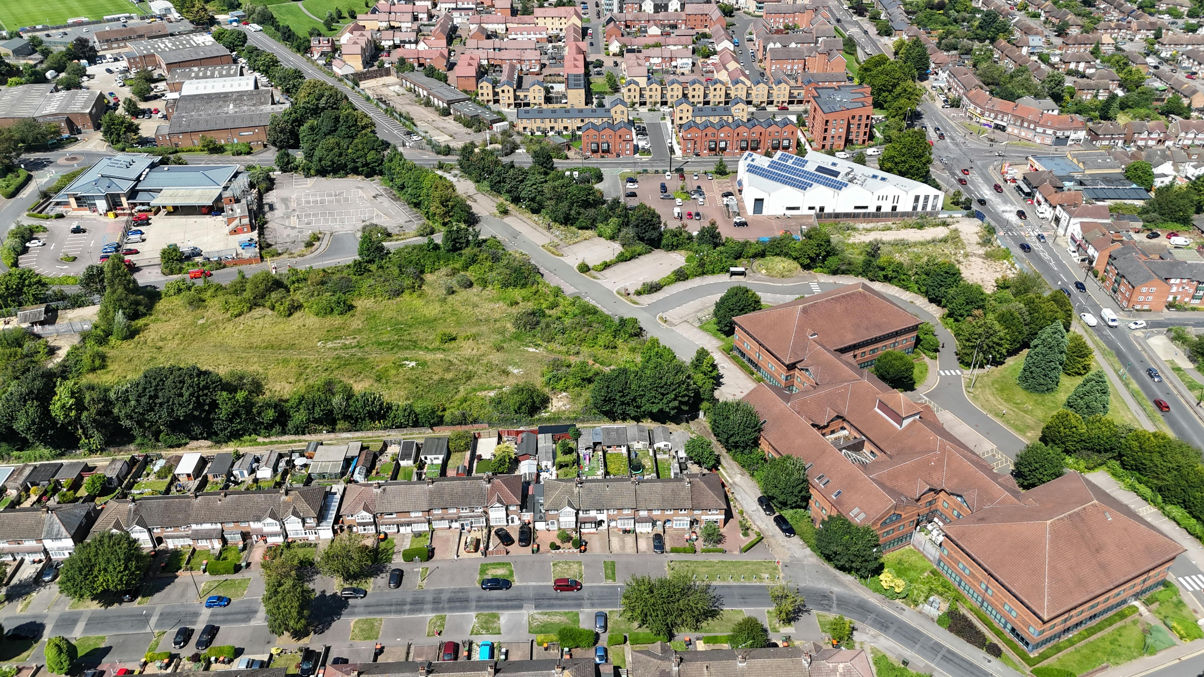 Land at Watling House, High Street North, Dunstable, D1 / Development ...