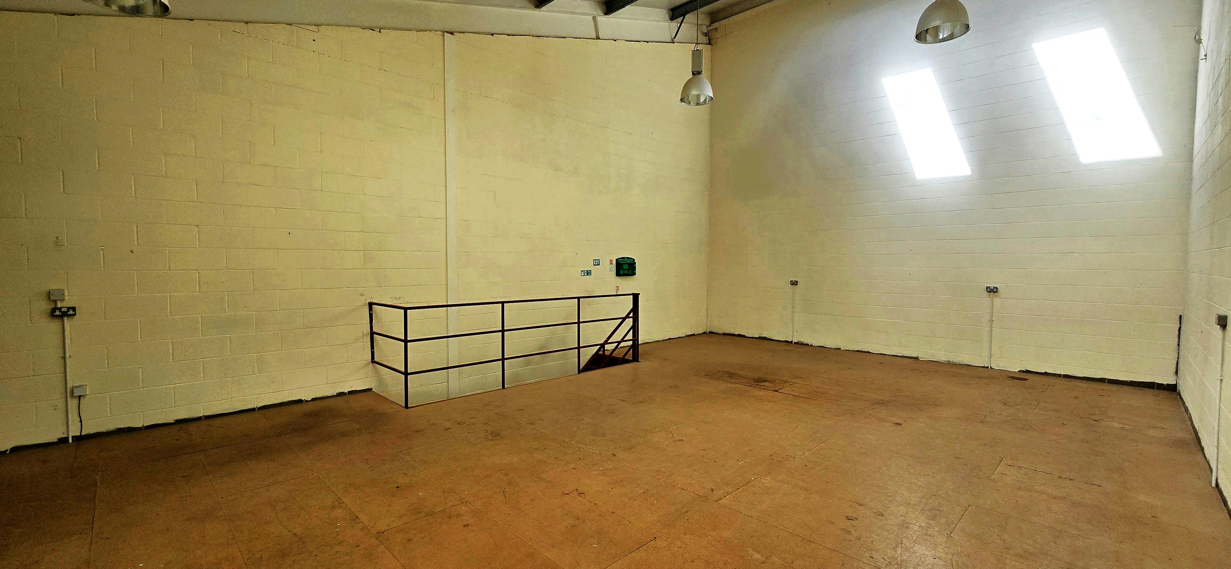 Unit 34, Cromwell Industrial Estate, Staffa Road, London, Warehouse ...