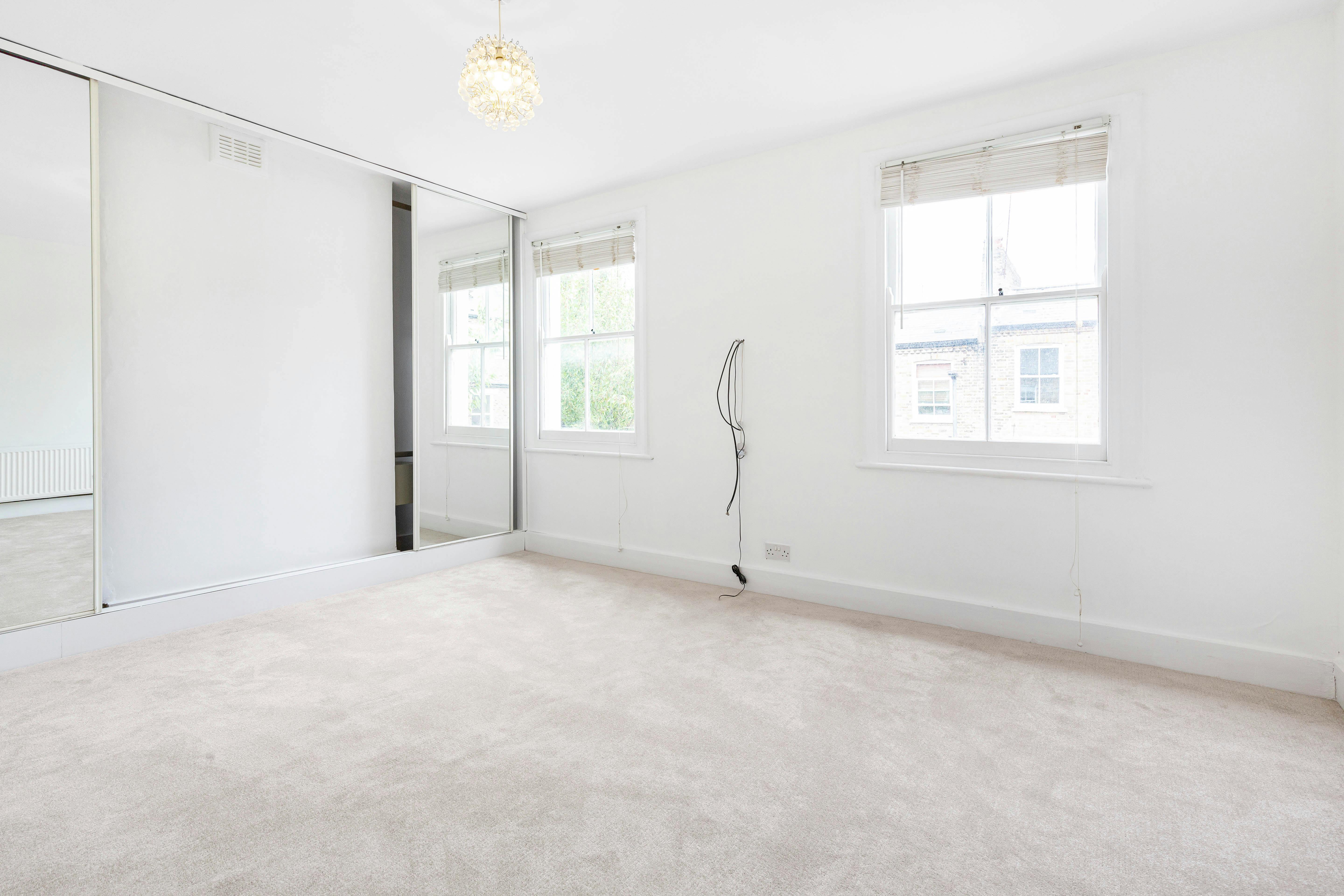 Frobisher Street, London, Semi-detached / Terraced house, To Let