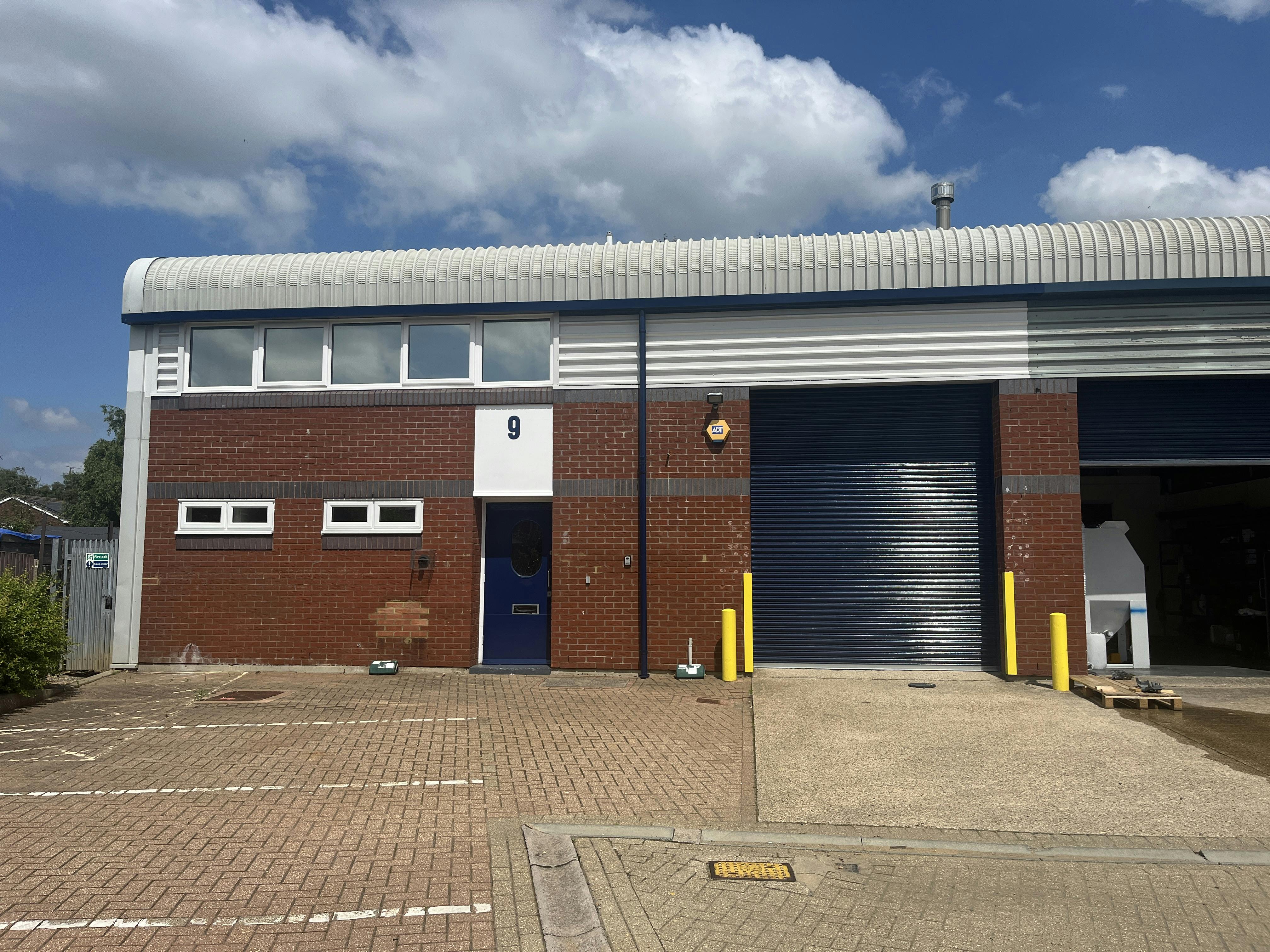 Unit 9, Vale Industrial Estate, Aylesbury, Industrial, To Let ...