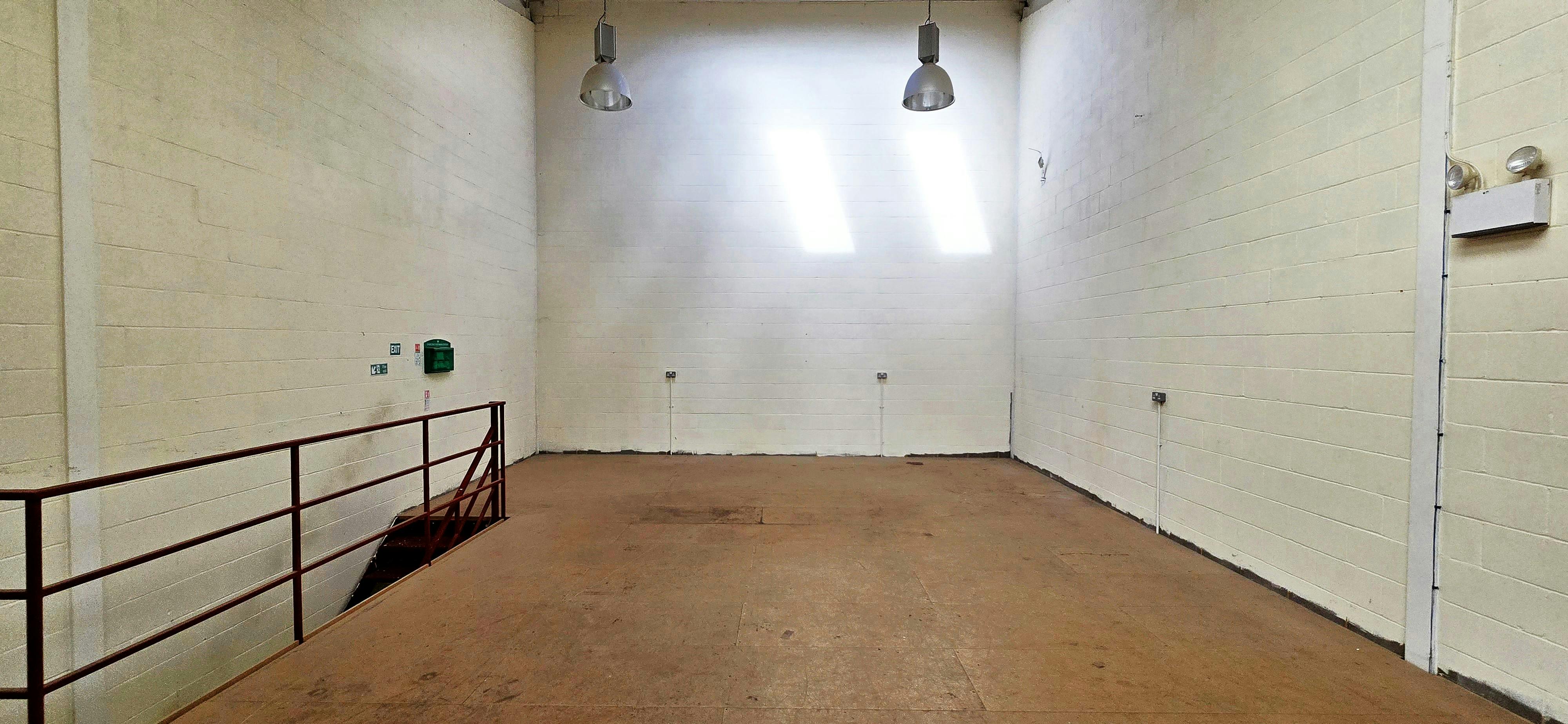 Unit 34, Cromwell Industrial Estate, Staffa Road, London, Warehouse ...