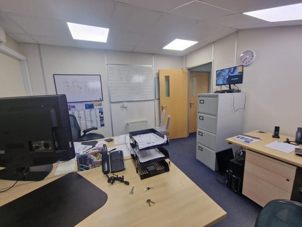 Unit 14 Cufaude Business Park, Cufaude Lane, Bramley, Industrial ...