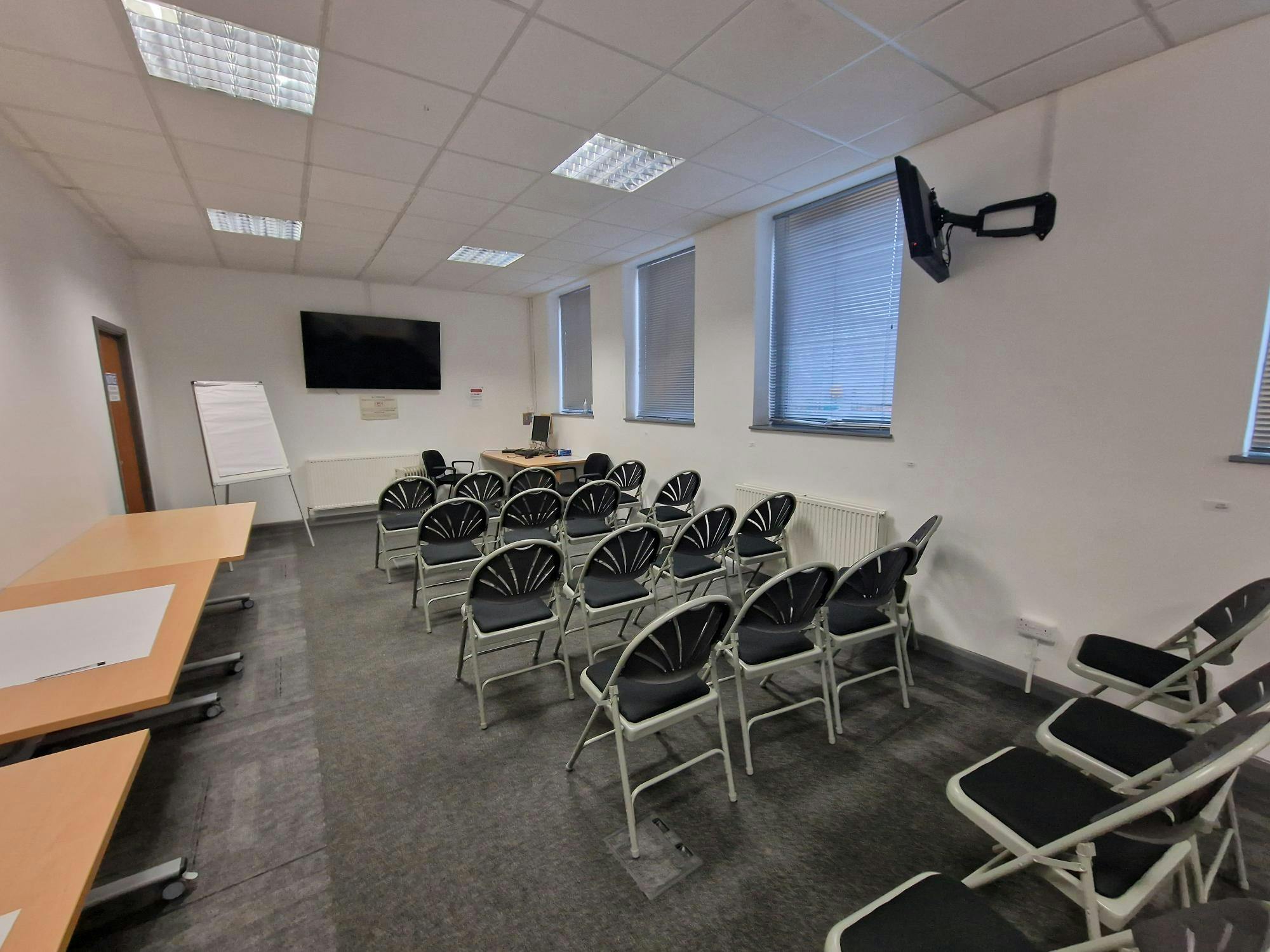 Units 2 & 3 Millennium House, Vickers Business Centre, Basingstoke ...
