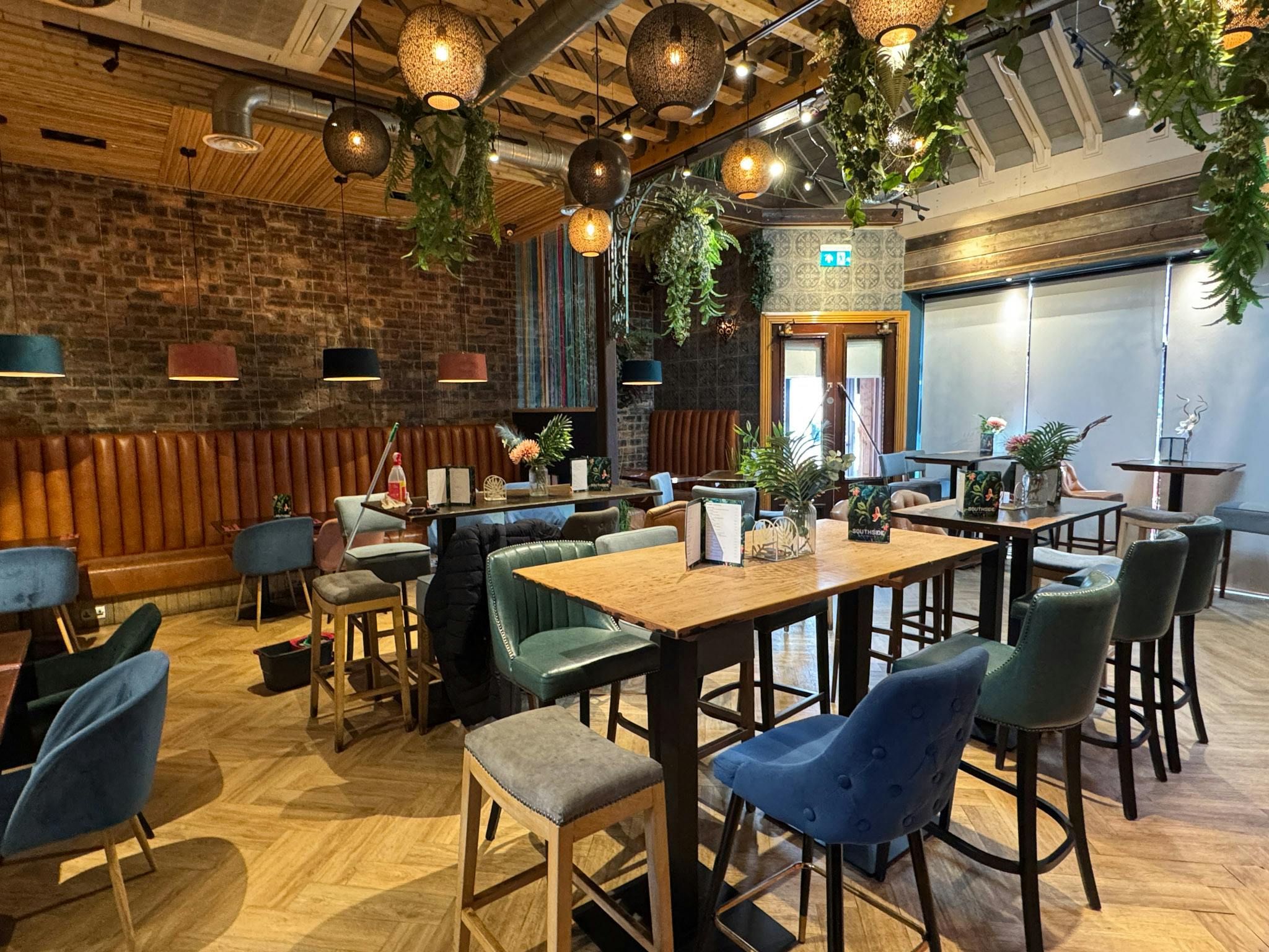 100 Cover Bar & Restaurant, Southside, 164 Fenwick Road, Glasgow, For ...