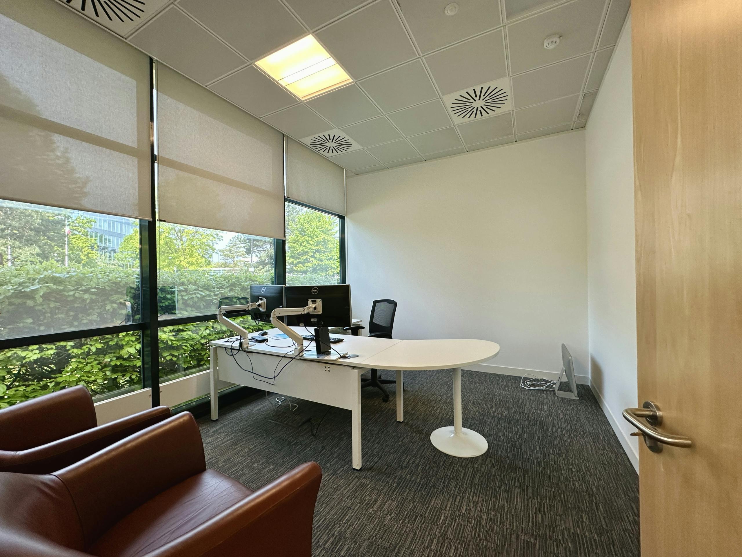 Building 400, Capability Green, Luton, Office, To Let - S.R. Wood & Son