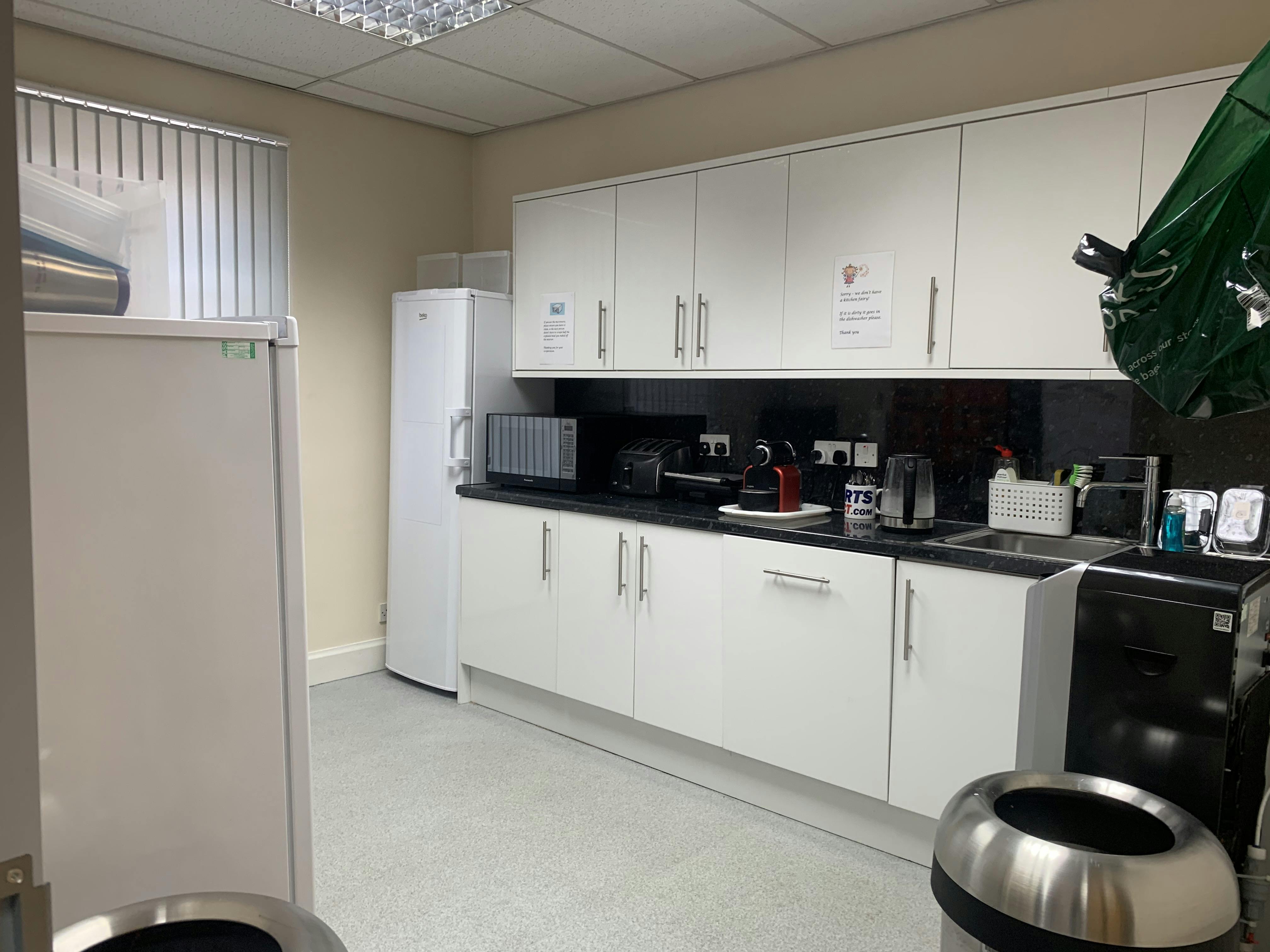 2 Castlefield Court, Reigate, Offices, To Let - Hurst Warne - Society ...