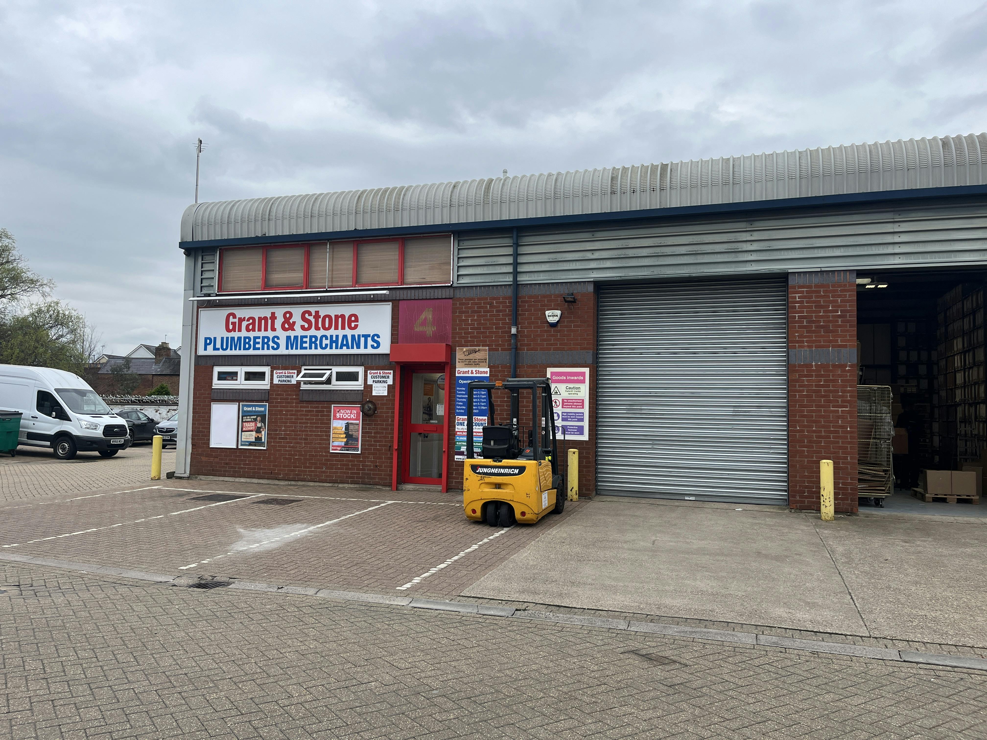 Unit 4 Vale Industrial Estate, Southern Road, Aylesbury, Industrial, To ...